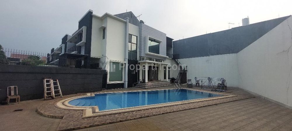 Jual Rumah Minimalis Modern Plus Kolam Renang di Perumahan Raffles ...