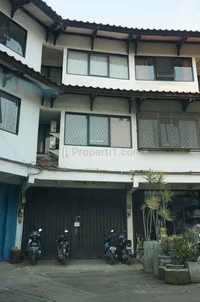 Jual Ruko Kosong 3 Lantai Siap Pakai di Kawasan Ciroyom, Andir, Bandung ...